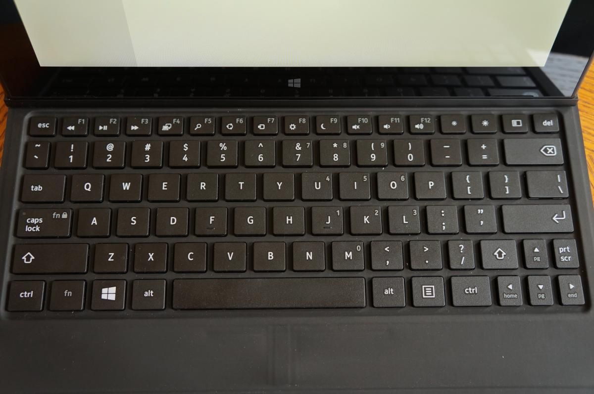 Nokia Lumia 2520 keyboard review: “Power Keyboard” is right (Video)