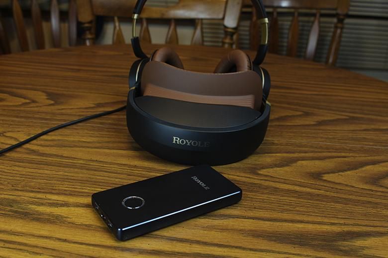 Royole Moon Review: A movie theater in your bag