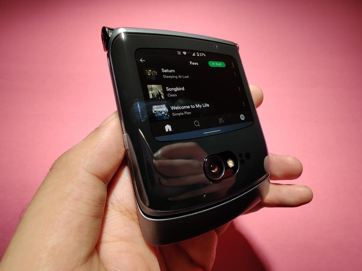 Motorola RAZR 5G first impressions: Nostalgia is the future?