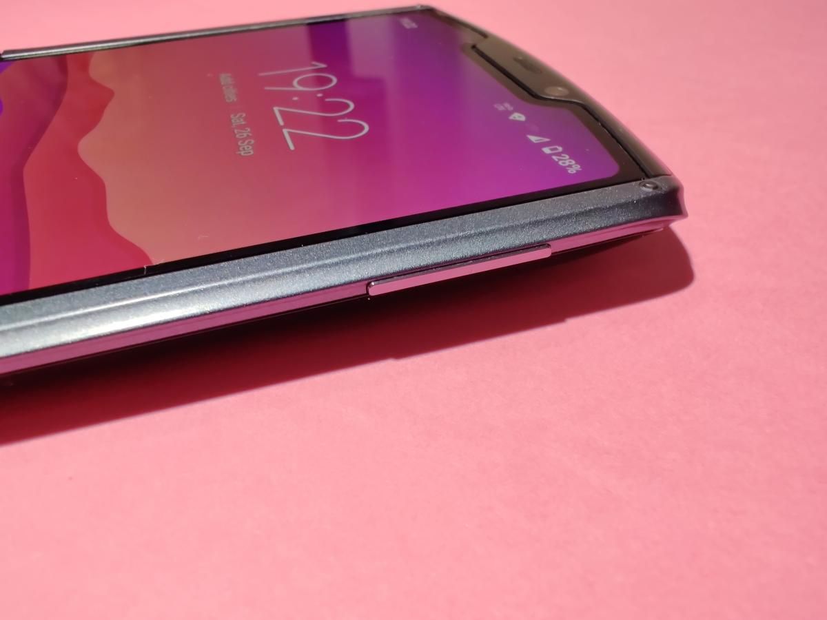 Motorola RAZR 5G first impressions: Nostalgia is the future?