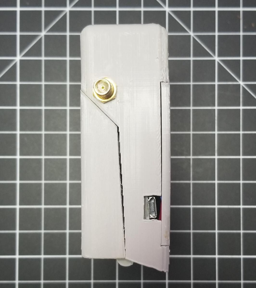 This homemade Star Trek Tricorder is powered by a Raspberry Pi