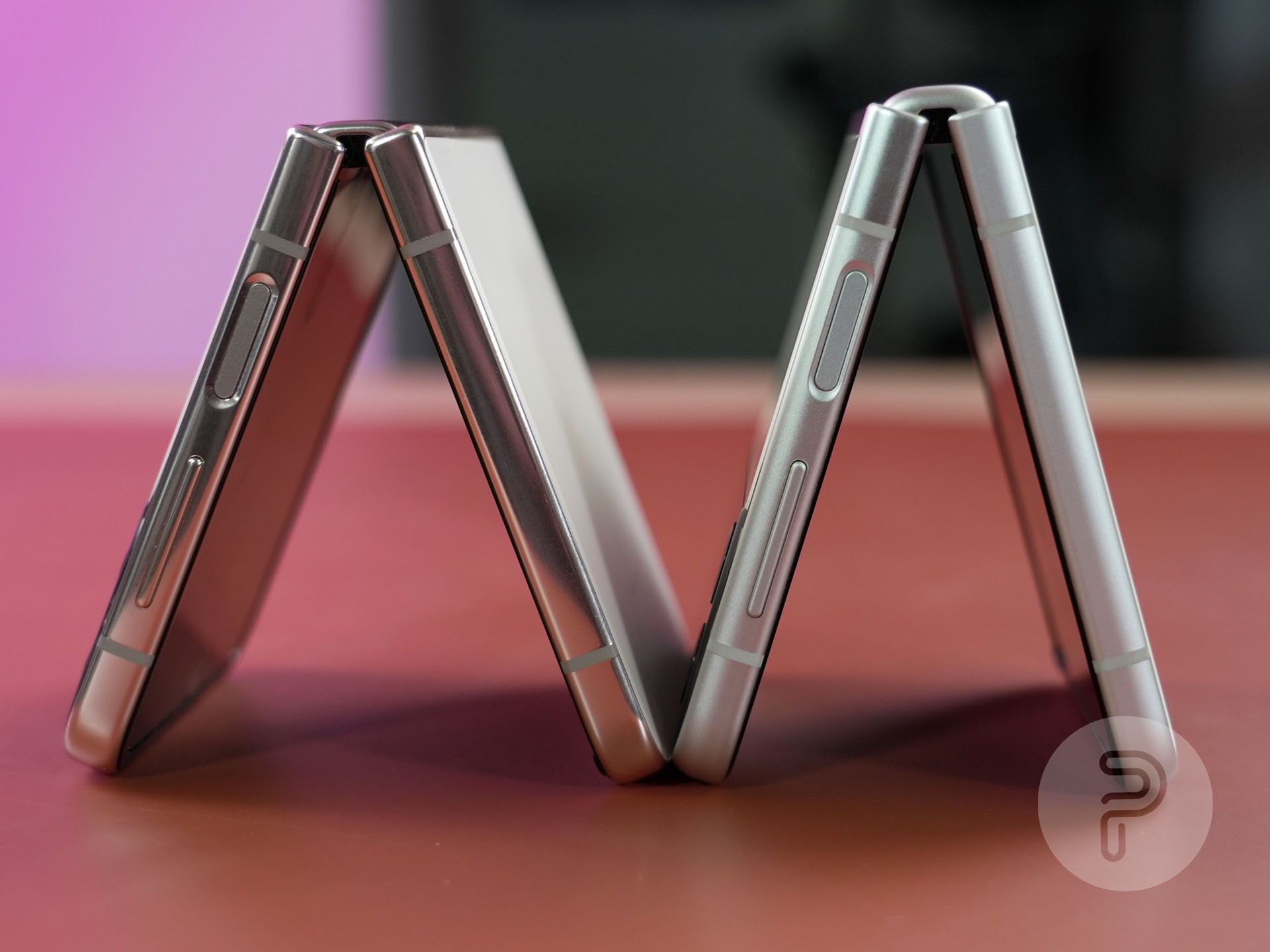 Samsung Galaxy Z Flip 4 vs Galaxy Z Flip 3: tougher than expected (video)