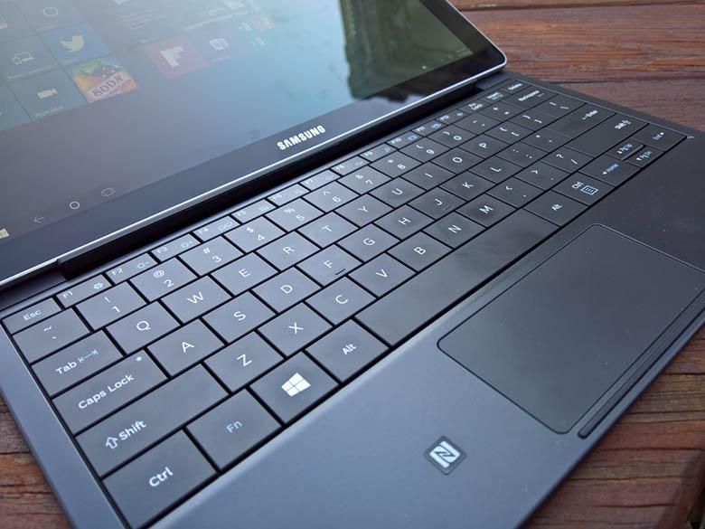 Samsung Galaxy TabPro S Review: Super AMOLED with Windows 10