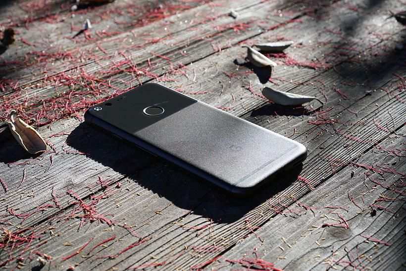 Google Pixel Review: Android at its best, on mixed hardware