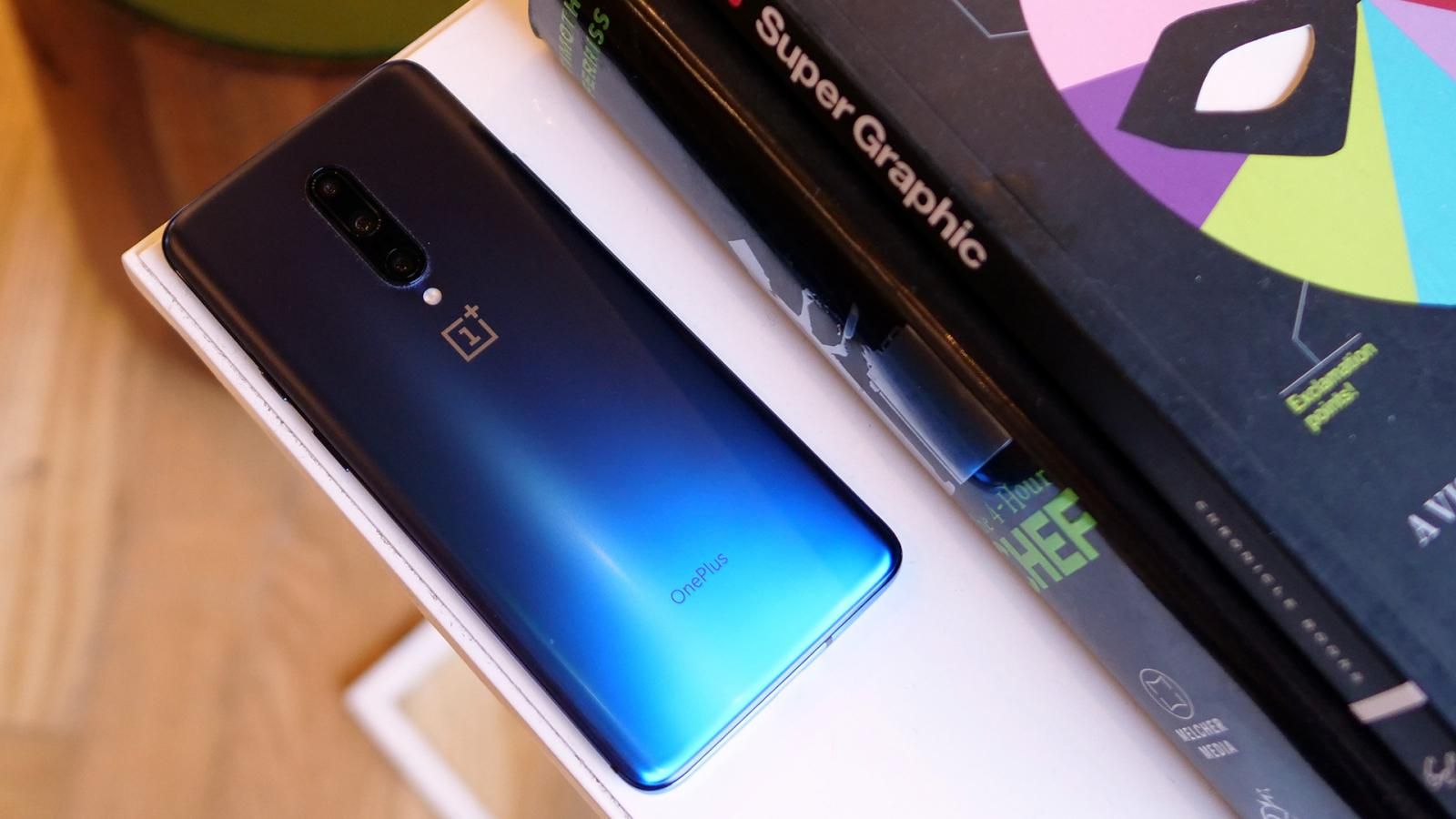OnePlus 7 Pro hands-on: three cameras, no bezels (video)