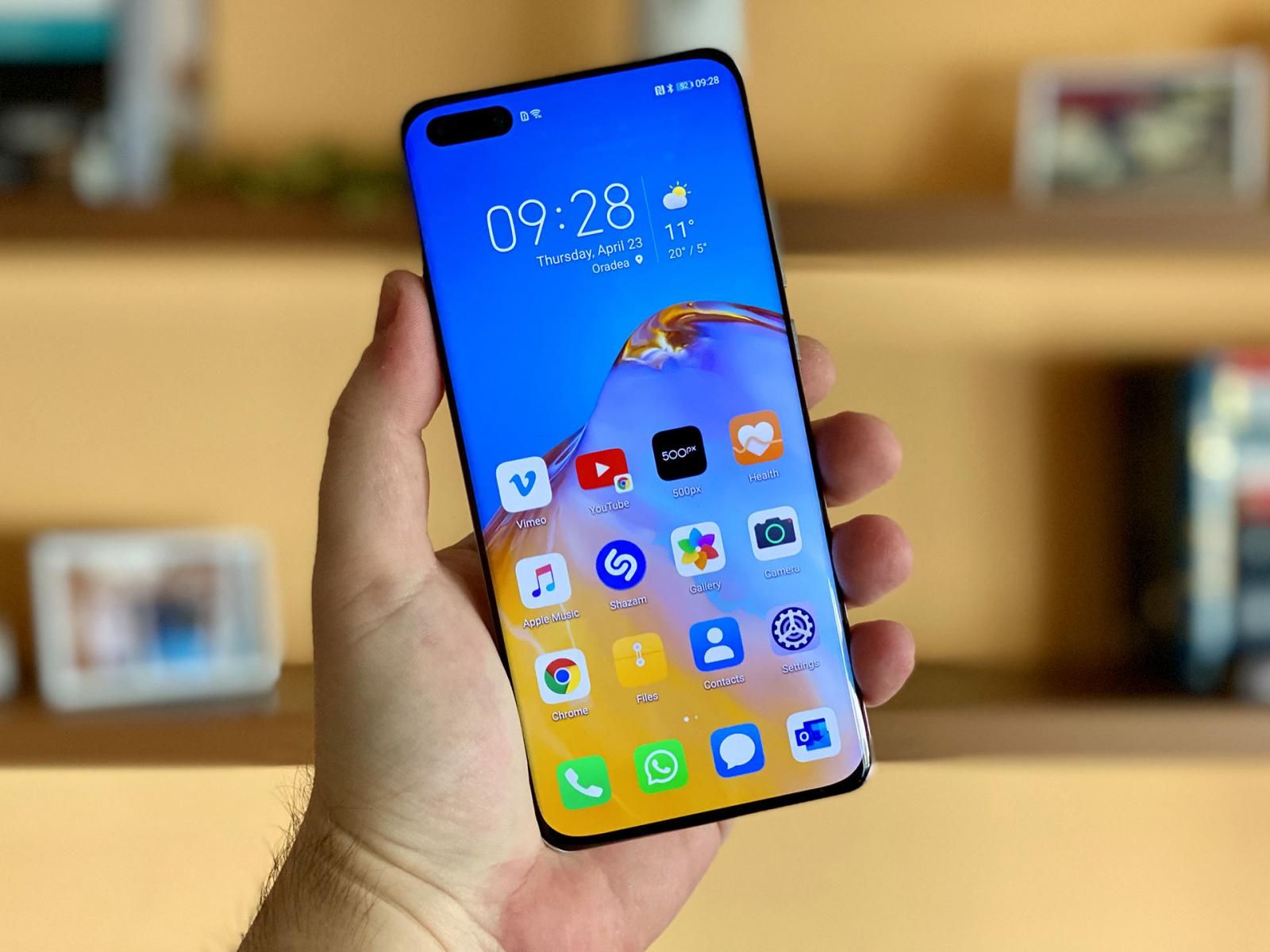 HUAWEI considers sellings its P and Mate flagship phone brands: Report