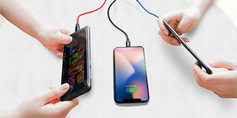 Power up to 3 devices at once with this color-coded cable