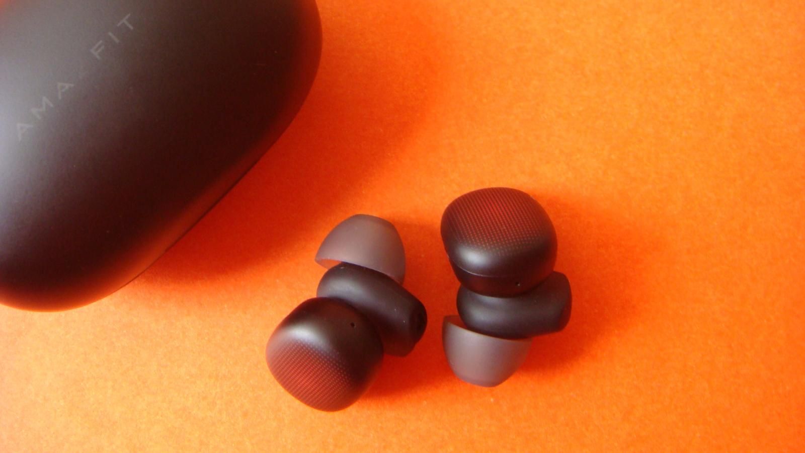 Amazfit PowerBuds review: feature-rich earbuds that sound good