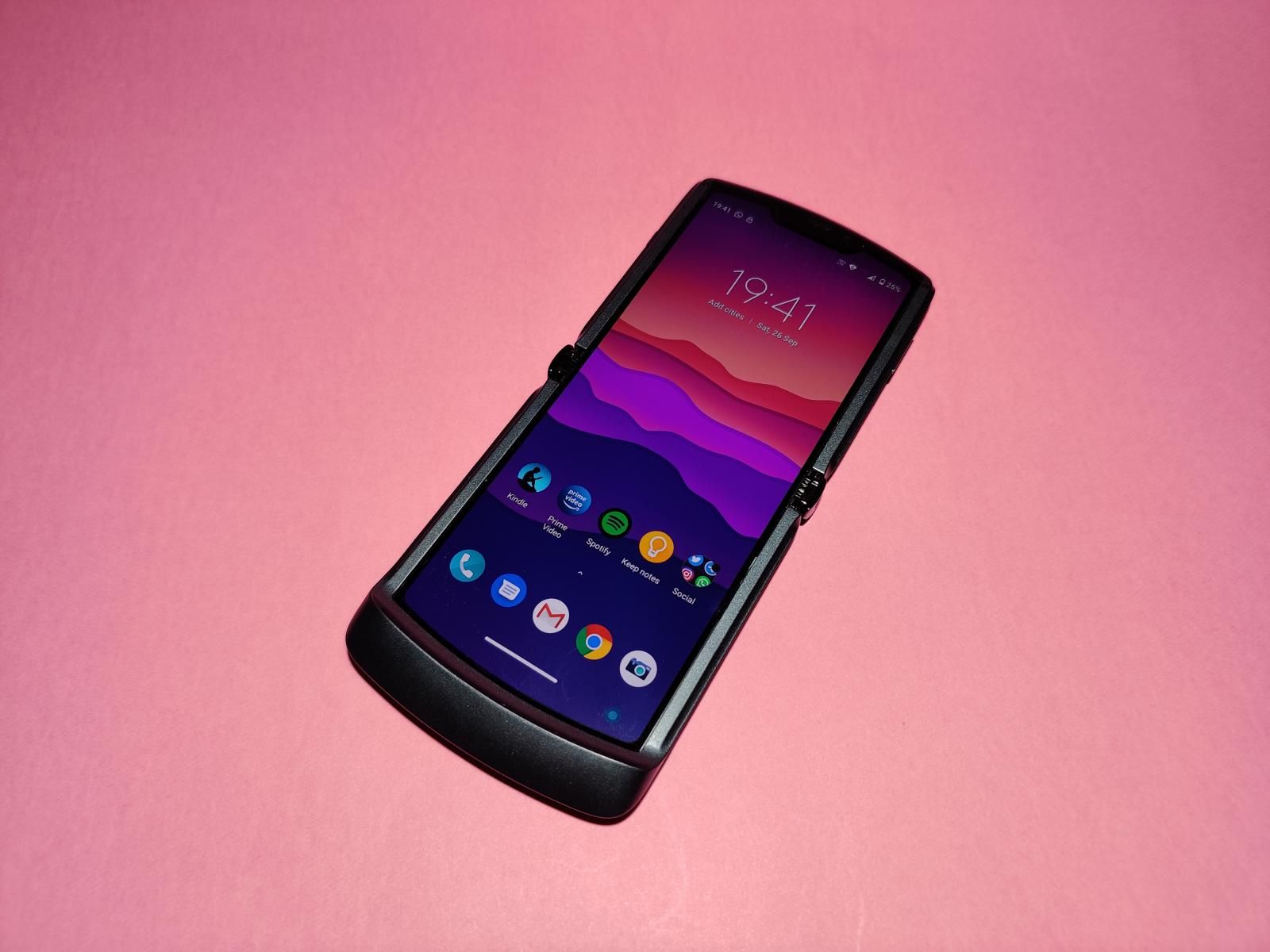 Motorola RAZR 5G first impressions: Nostalgia is the future?