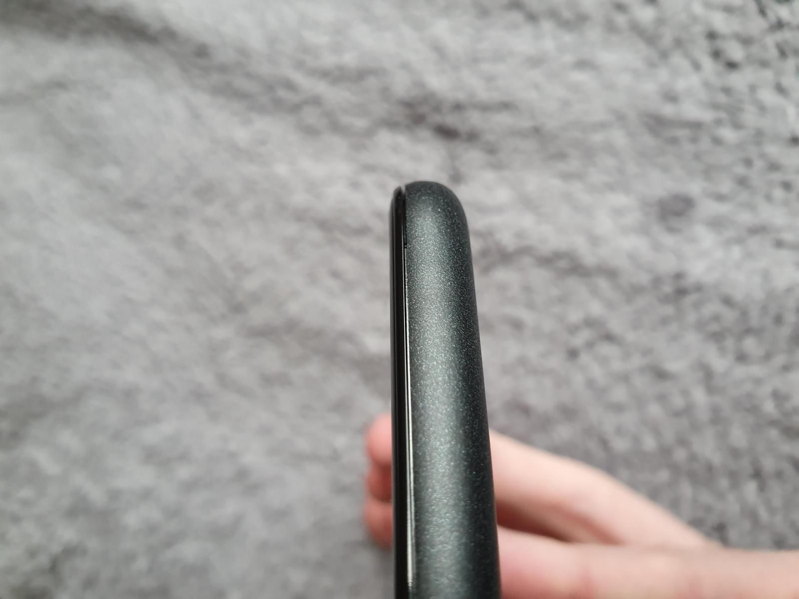 Pixel 5 screen and body gap is part of the design: Google