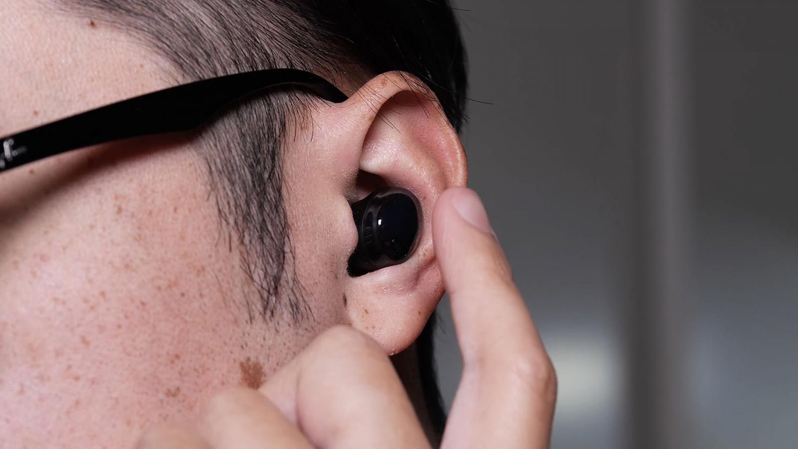Samsung Galaxy Buds Pro review: best earbuds? (video)