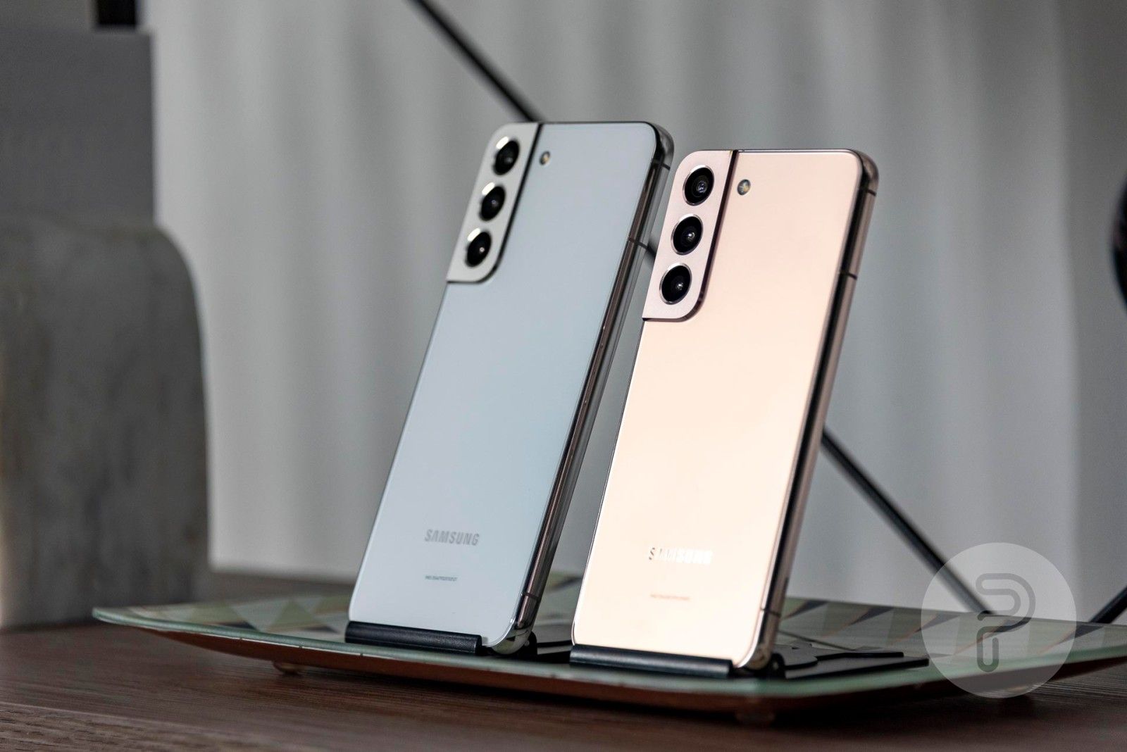 Samsung’s Galaxy S22 is now available for just $520